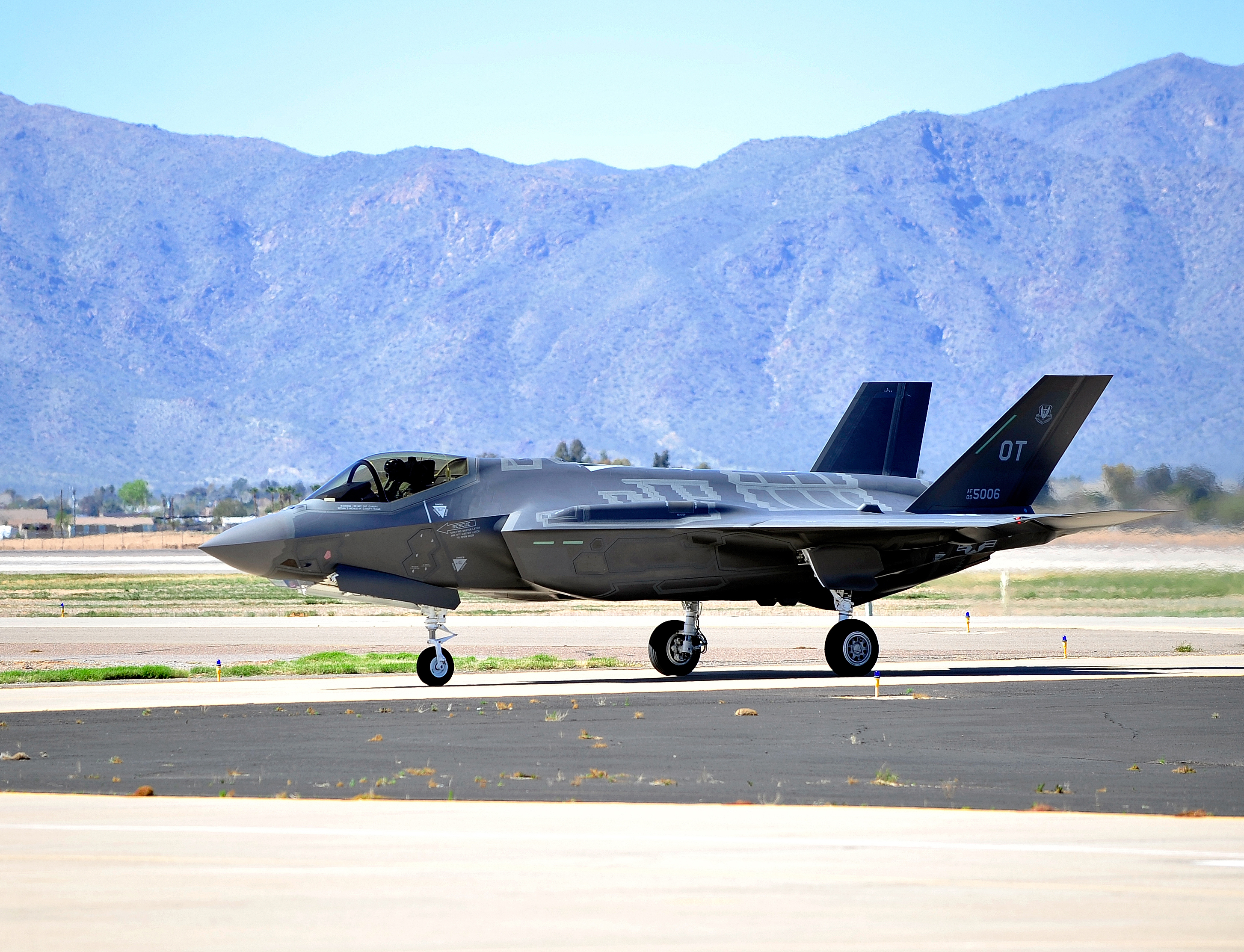 Lightning touches down at Luke > Luke Air Force Base > Article Display