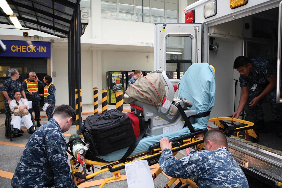 US Naval Hospital begins transition to new facility > Marine Corps ...