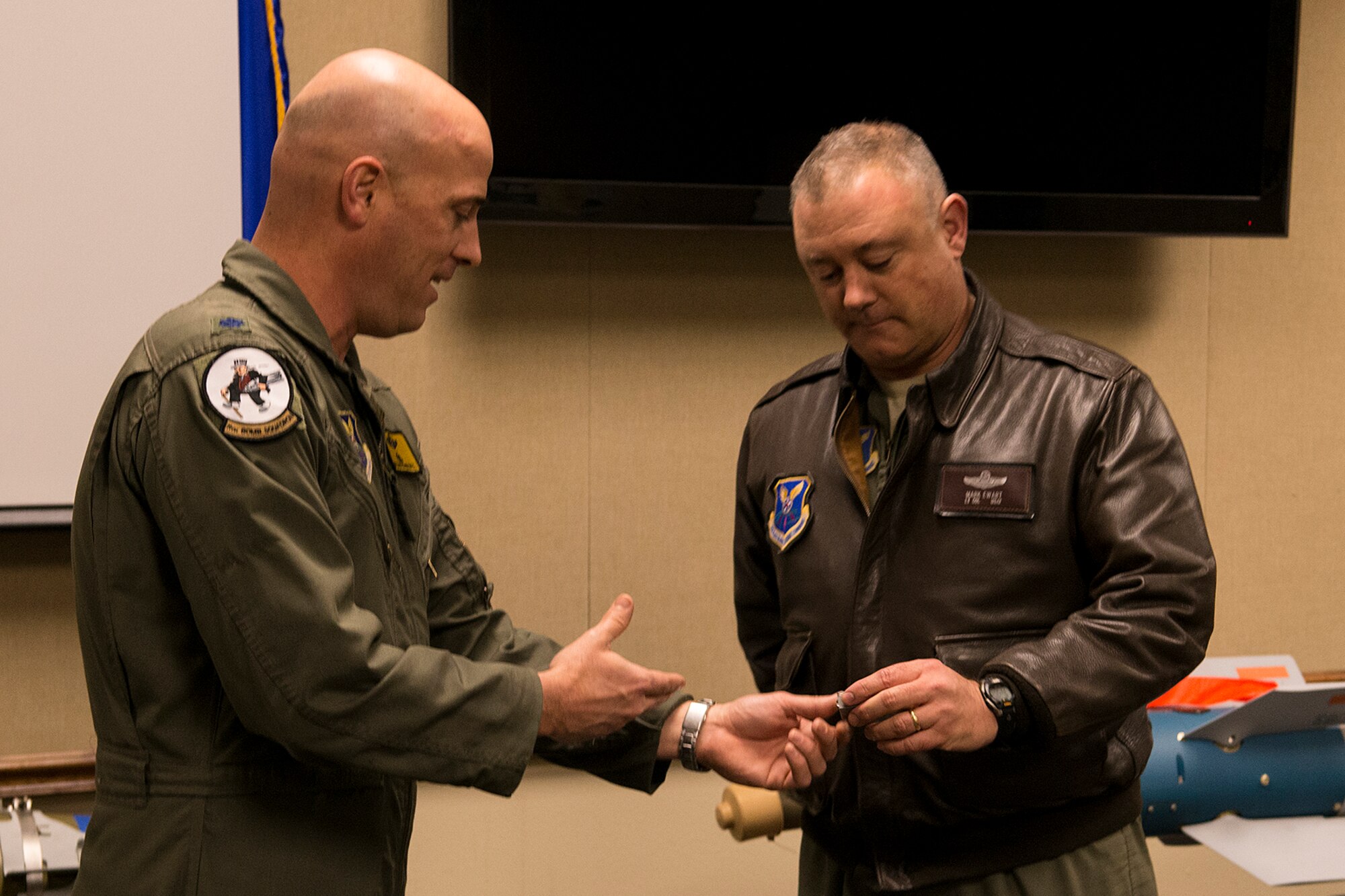 Lt.Col. Ewart reaches 5000 flying hours milestone > 307th Bomb Wing ...