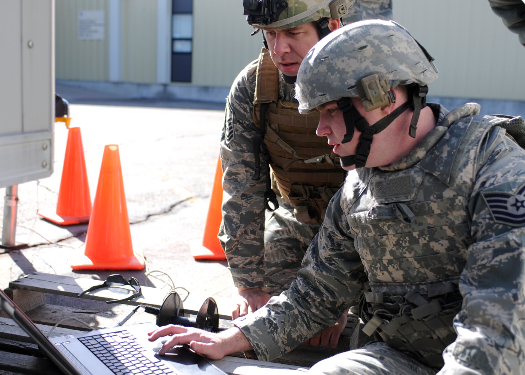 EOD trains with high-tech arsenal > 419th Fighter Wing > Article Display