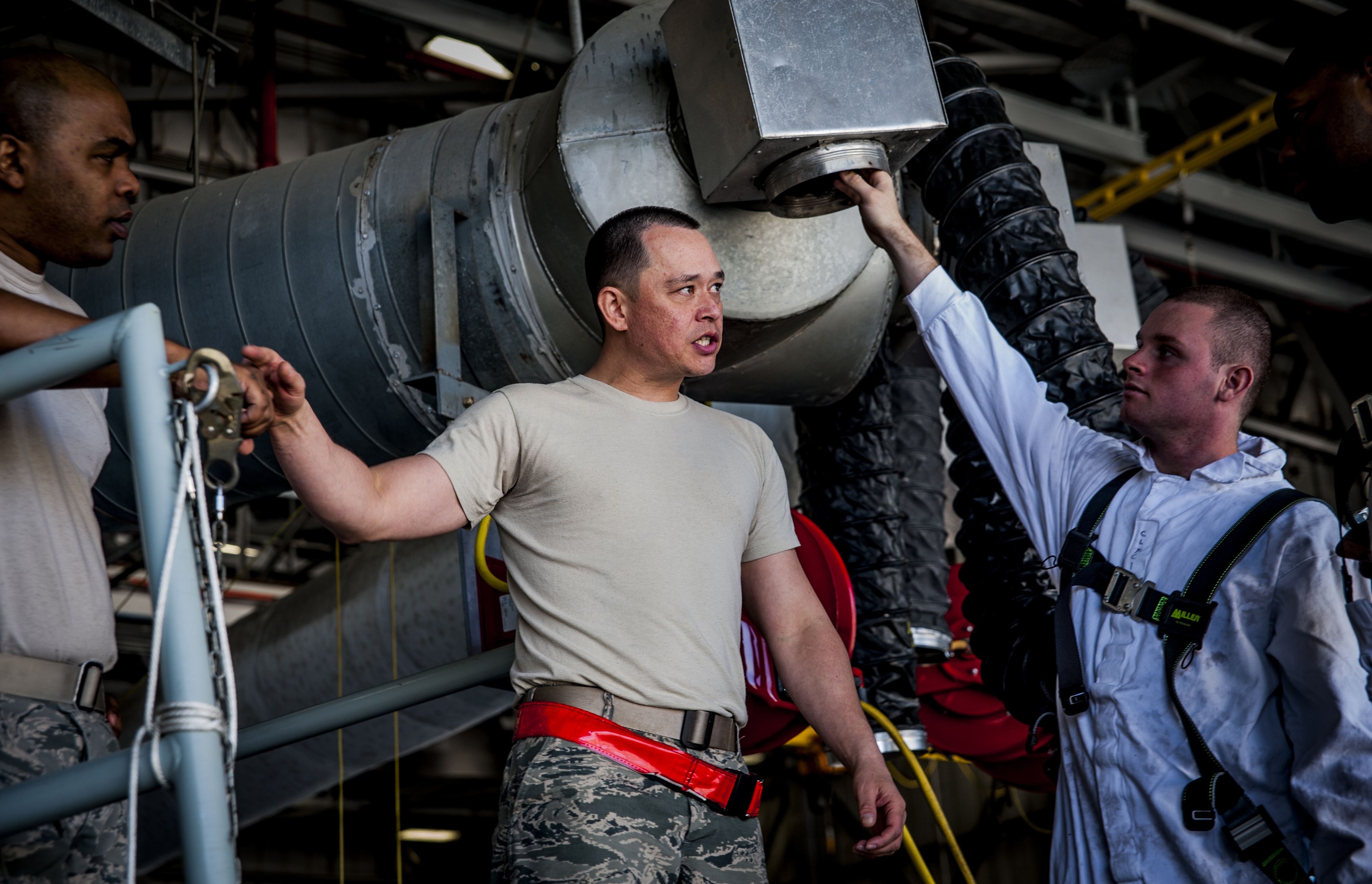 Airmen make dirty job look spotless > Air Mobility Command > Display