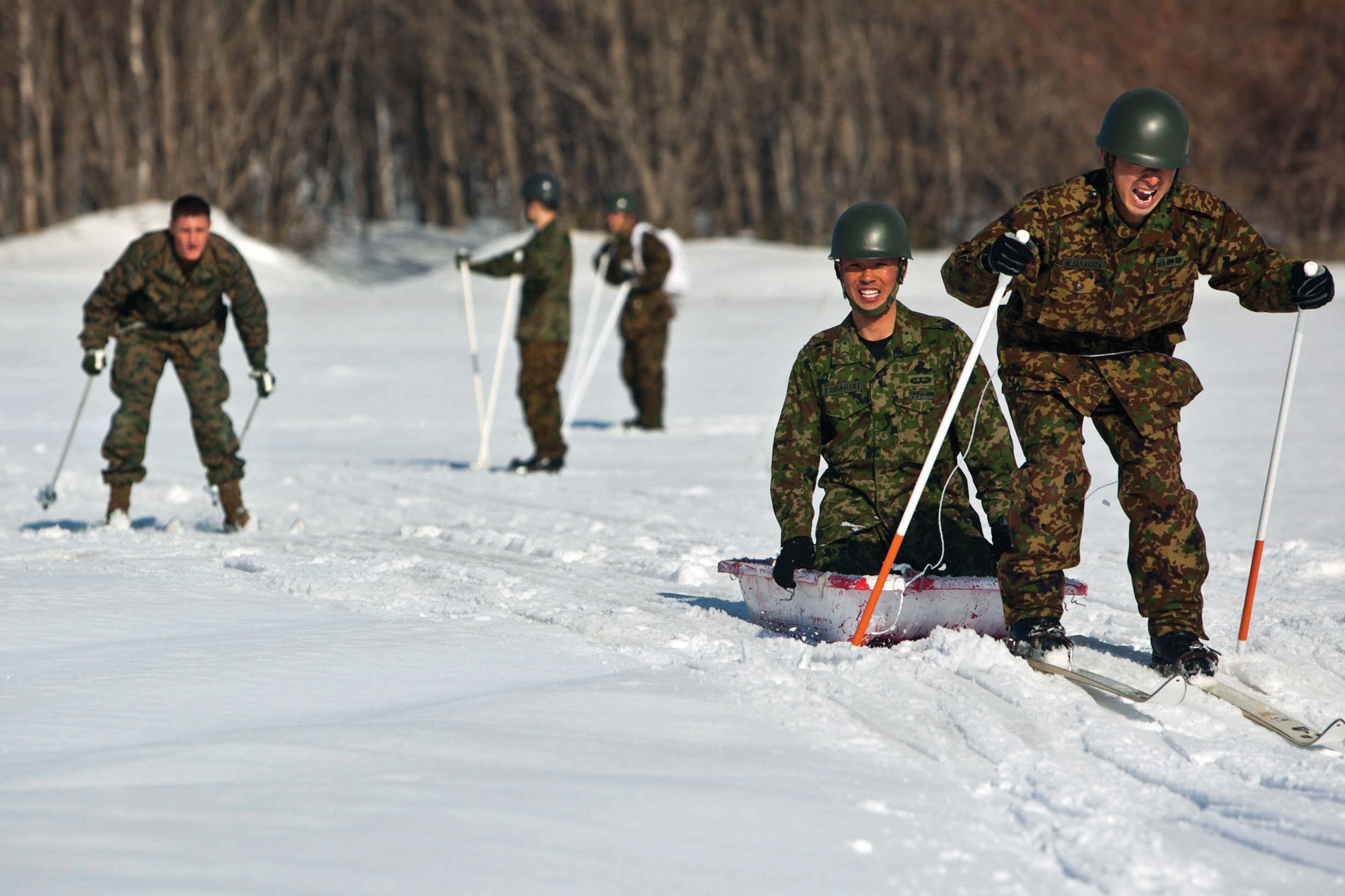 JGSDF members, Marines train on skis > United States Marine Corps ...