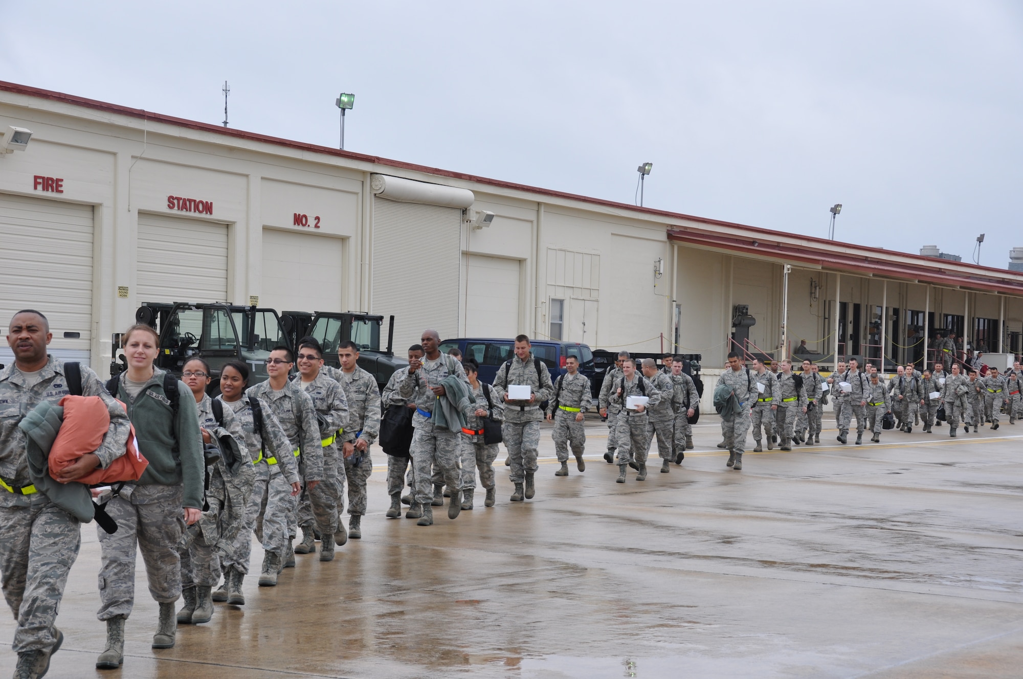 Aerial port squadrons depart on joint Annual Tour > 433rd Airlift Wing ...