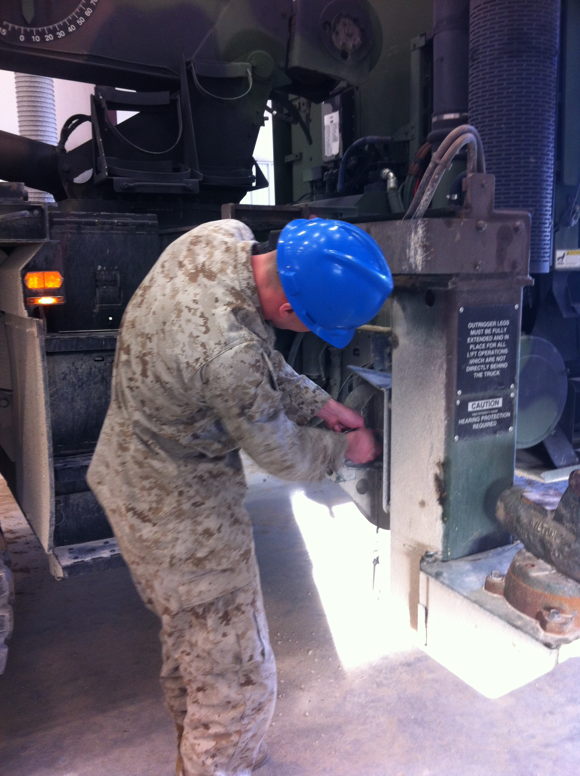 AMK36 Material Handling Crane Operations