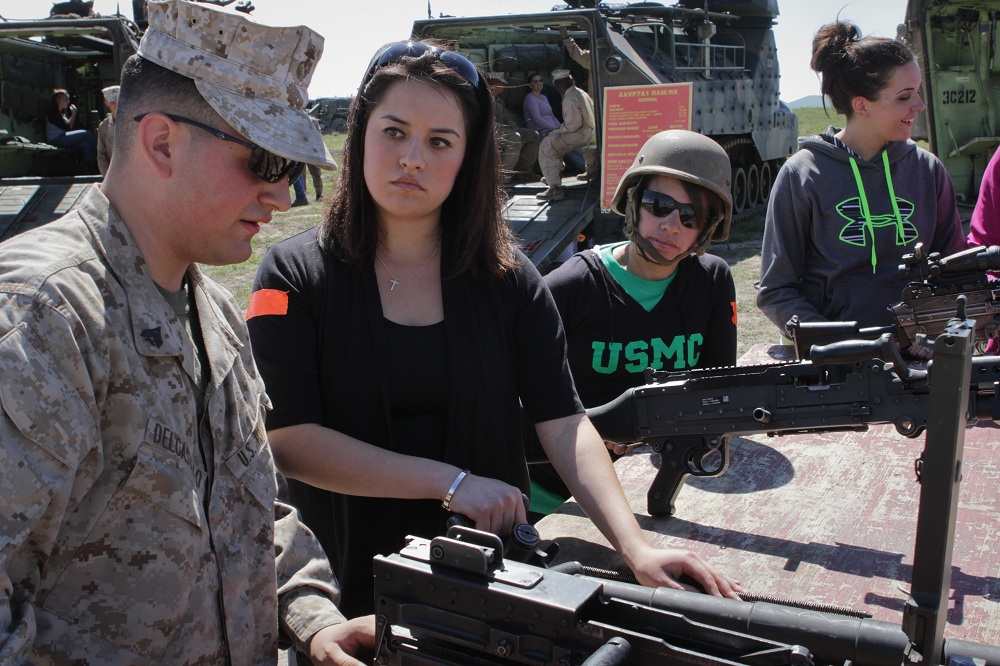 Spouses, family of 3rd Assault Amphibian Battalion take to the field