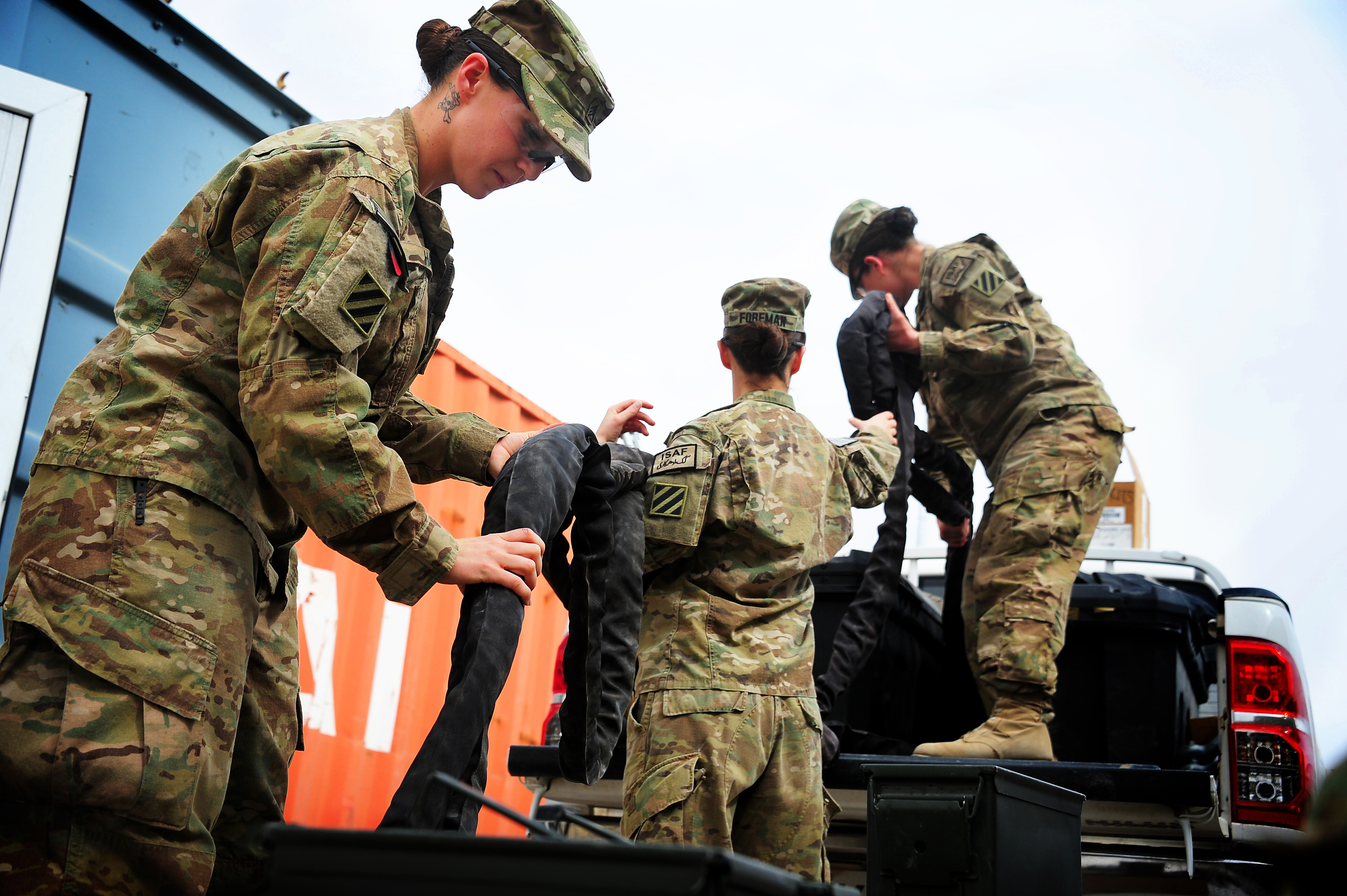 U.S. Army Sgt. Sydney Hays, Spc. Alexandria Foreman and Sgt. Selvija ...