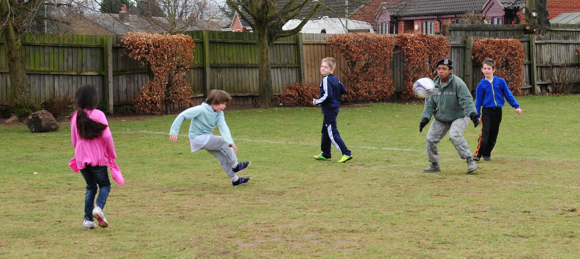 100th SFS Airmen instill teamwork, bring fun to Beck Row schoolchildren ...