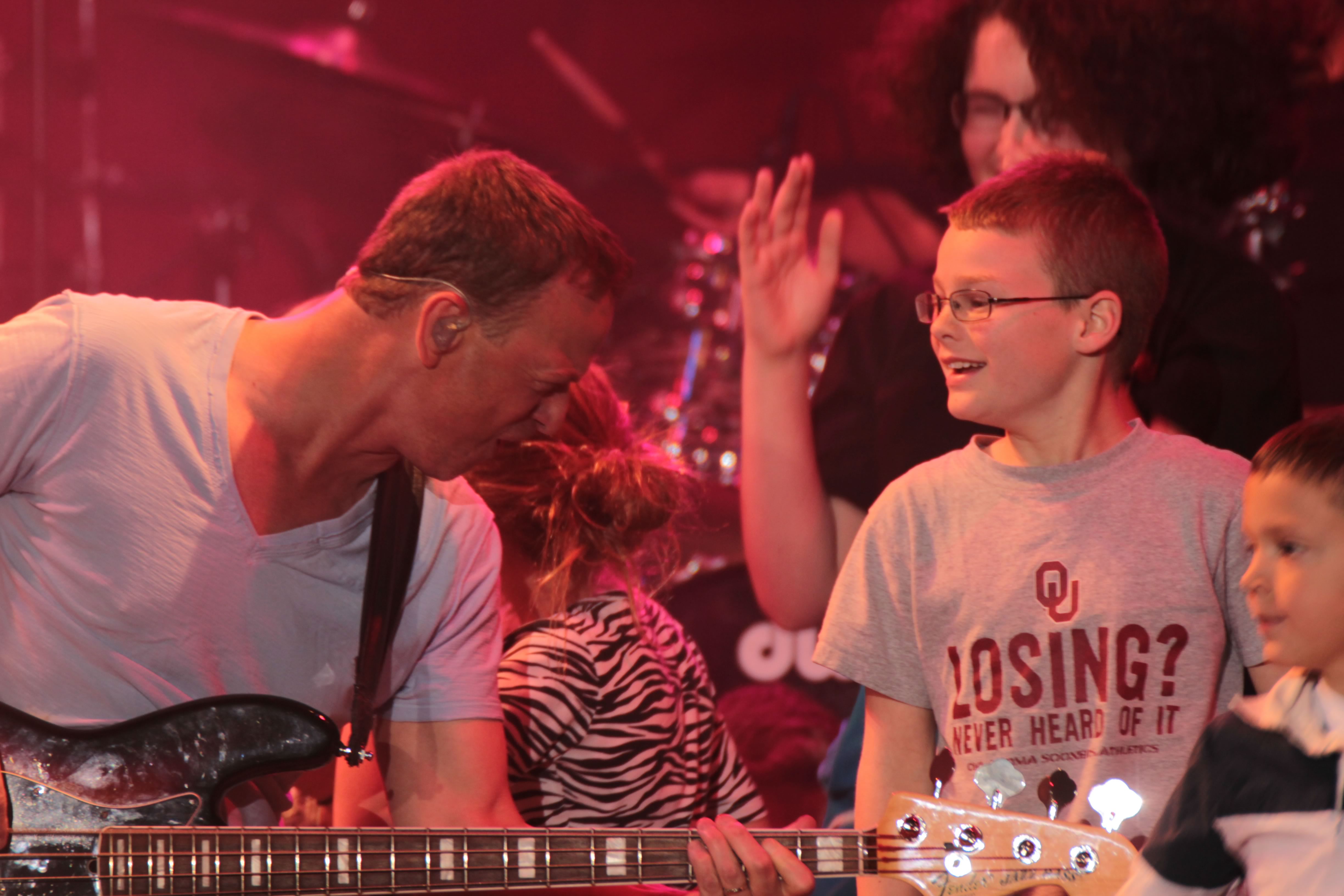 Lt. Dan Band visits Combat Center