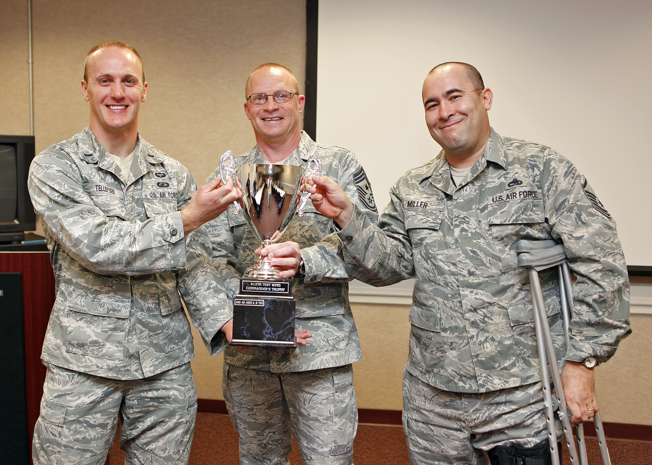 31st TES, 412th AMXS claim Commander's Trophy > Edwards Air Force Base ...