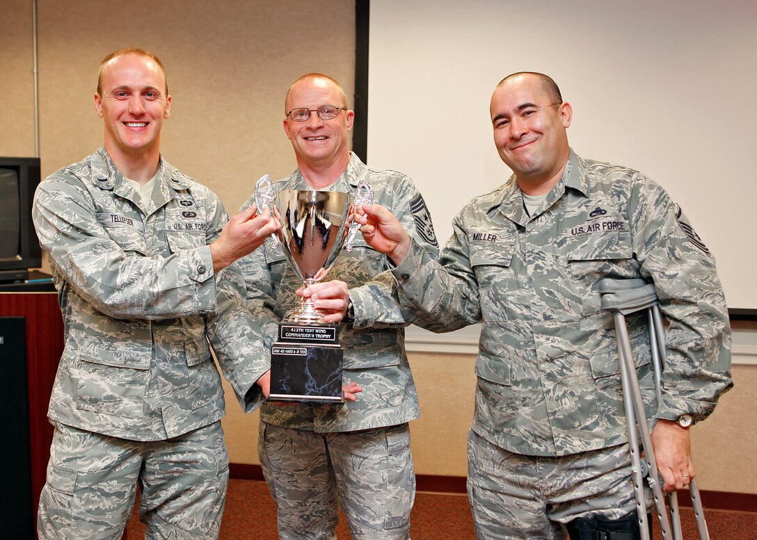 31st TES, 412th AMXS claim Commander's Trophy
