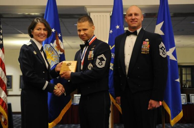 NCR AF Family Continues Legacy > Air Force District of Washington ...