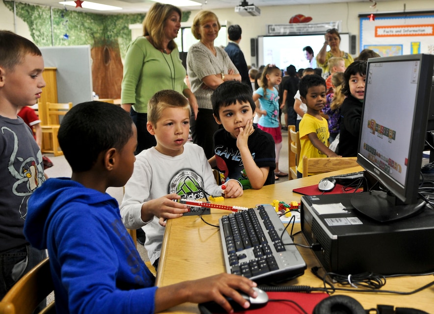 Elementary school STEM Club shines during first STEM Week > Marine ...