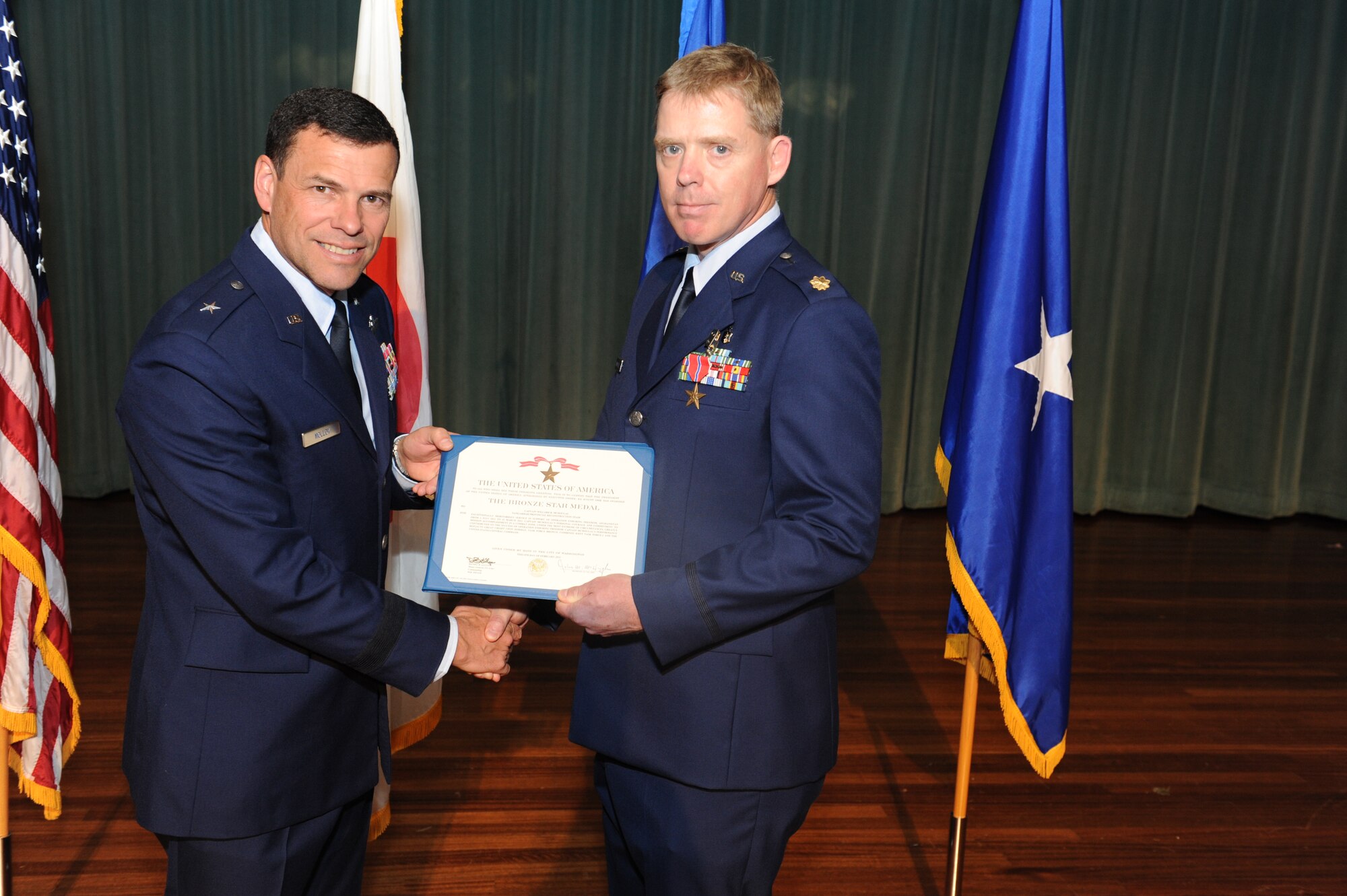 Kadena Airman receives Bronze Star > Kadena Air Base > Article Display