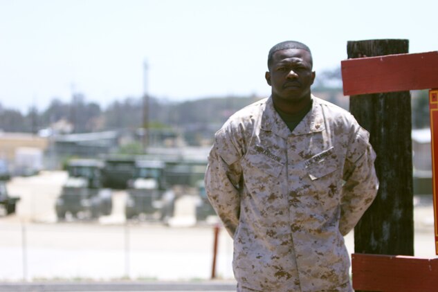 7th ESB Marine recognized as Bulk Fuel Officer of the Year > 1st Marine ...