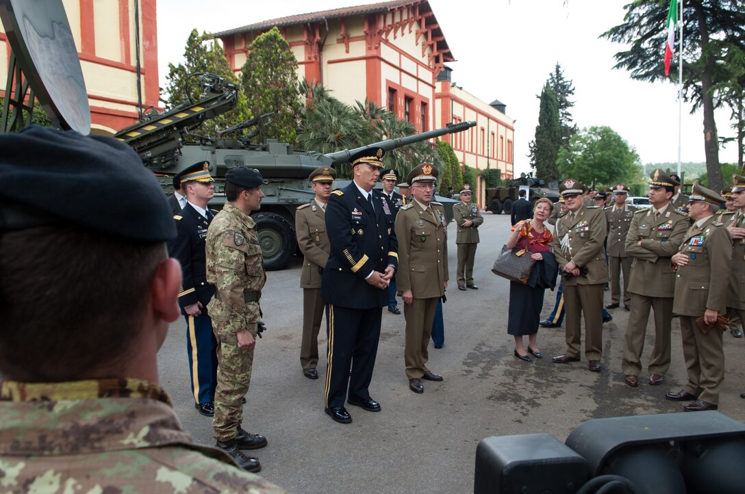 U.S. Army Chief of Staff Gen. Ray Odierno, center, and Italian army ...