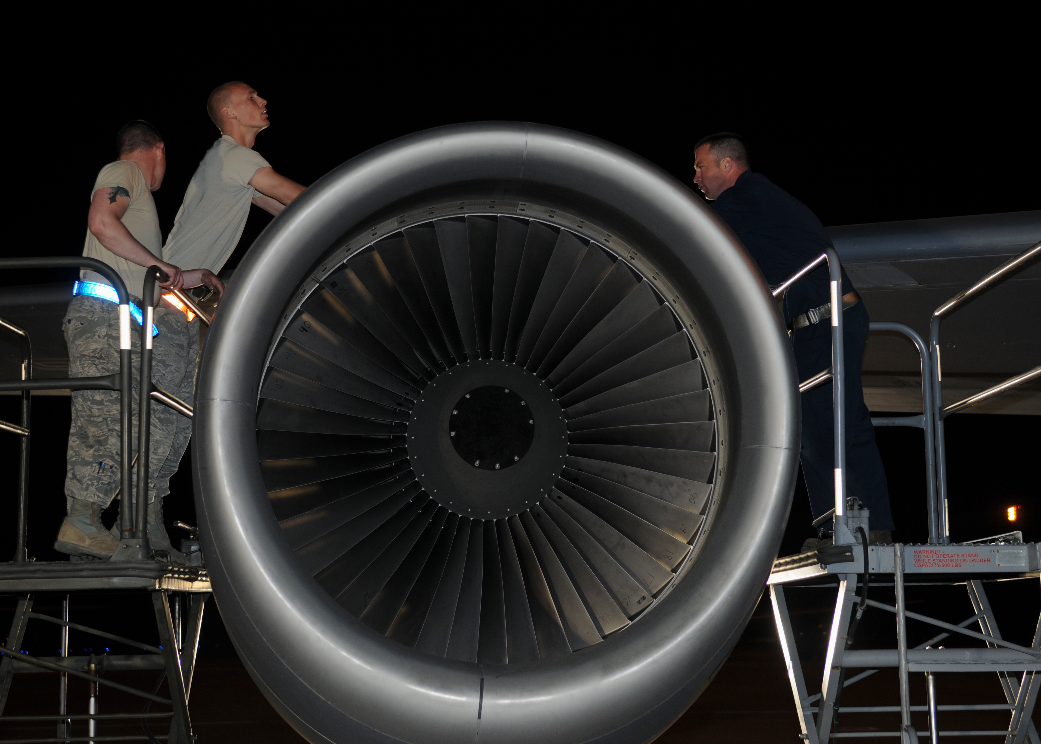 Stratotanker returns to sun-split clouds after engine swap > U.S. Air ...