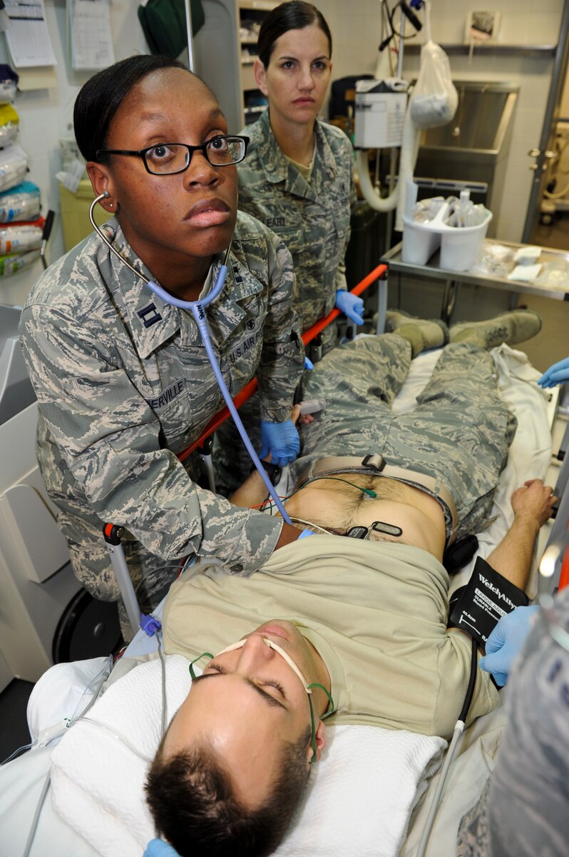 Day on the Job: Nurse, medical technician > U.S. Air Forces Central ...