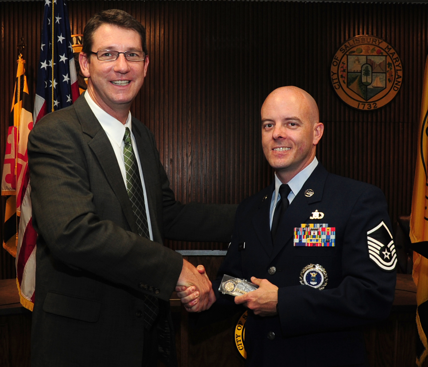 Recruiters find key to success > Air Mobility Command > Article Display