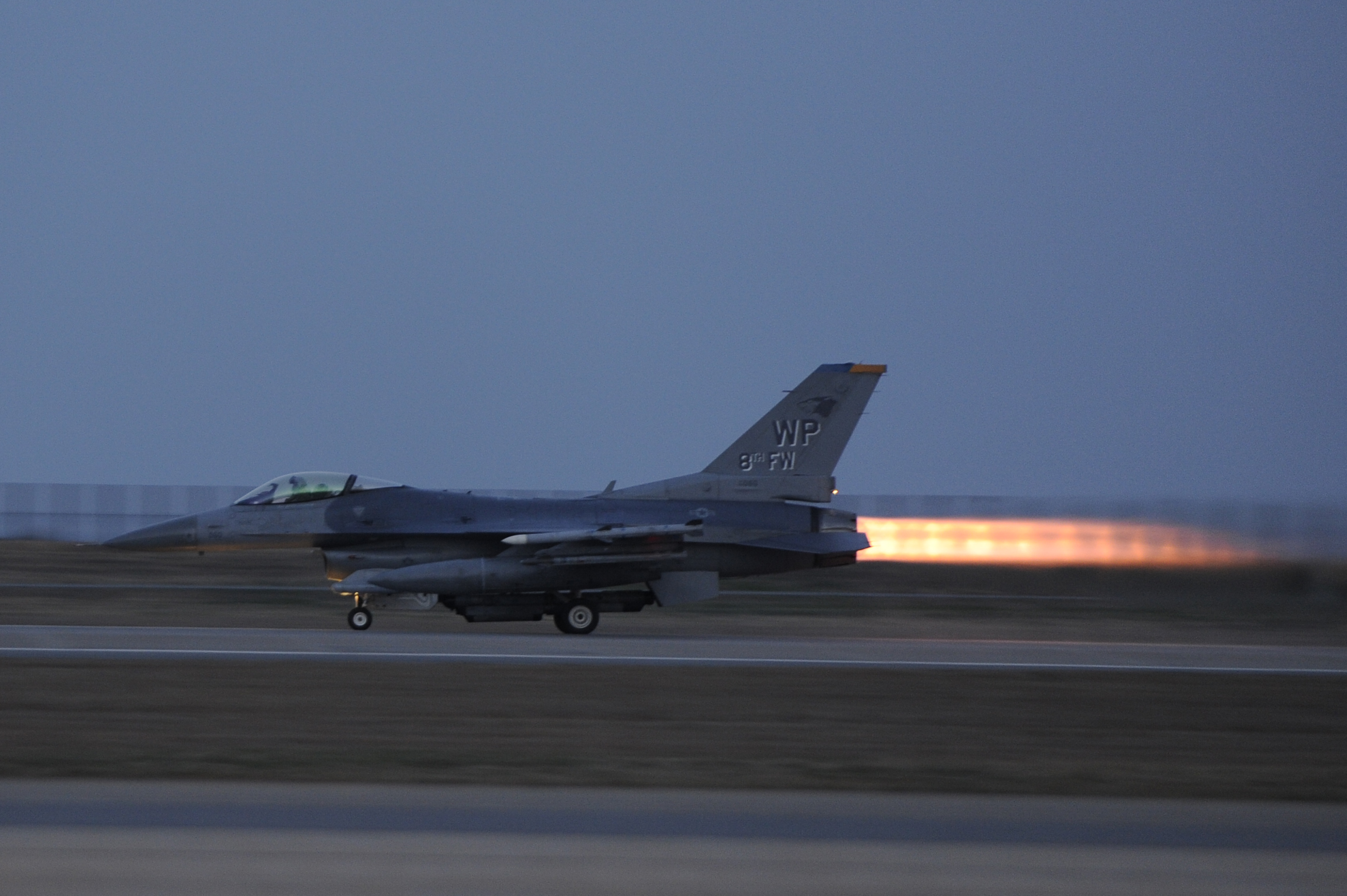 Airmen keep F-16s flying day, night > Kunsan Air Base > Kunsan Air Base