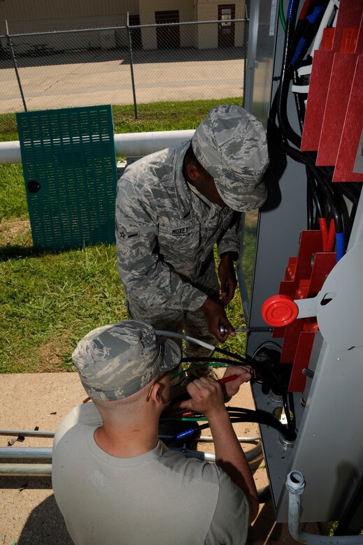 2 CES Electrical Power Production Airmen power up Barksdale > Barksdale ...