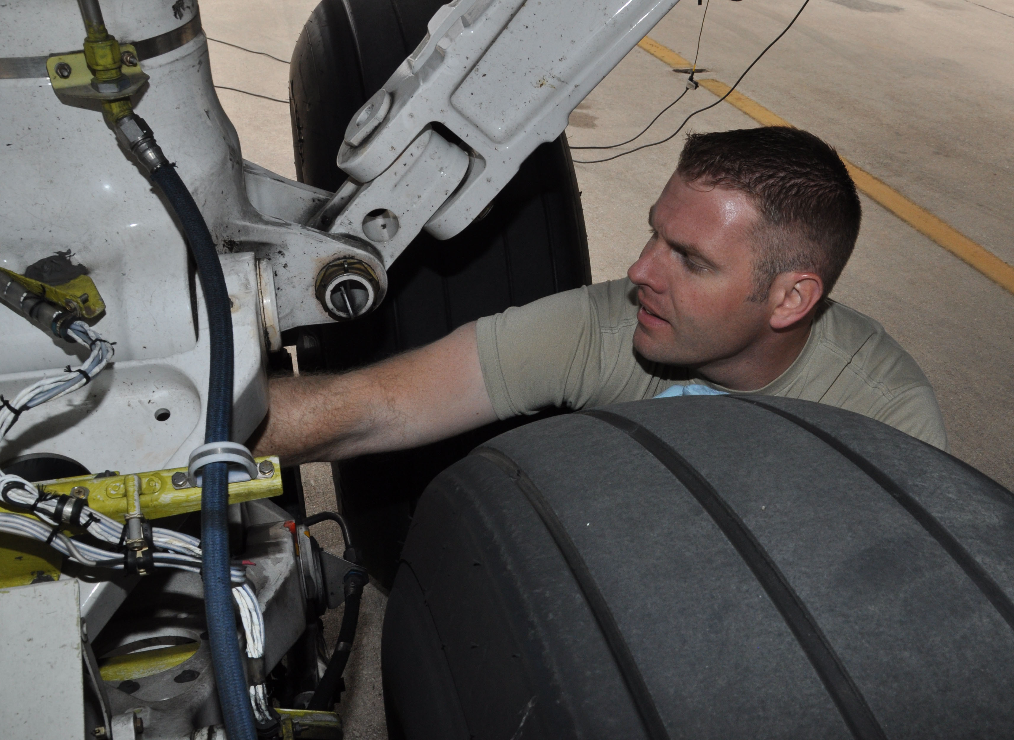 Crew chiefs keep the mission on track > McConnell Air Force Base > News