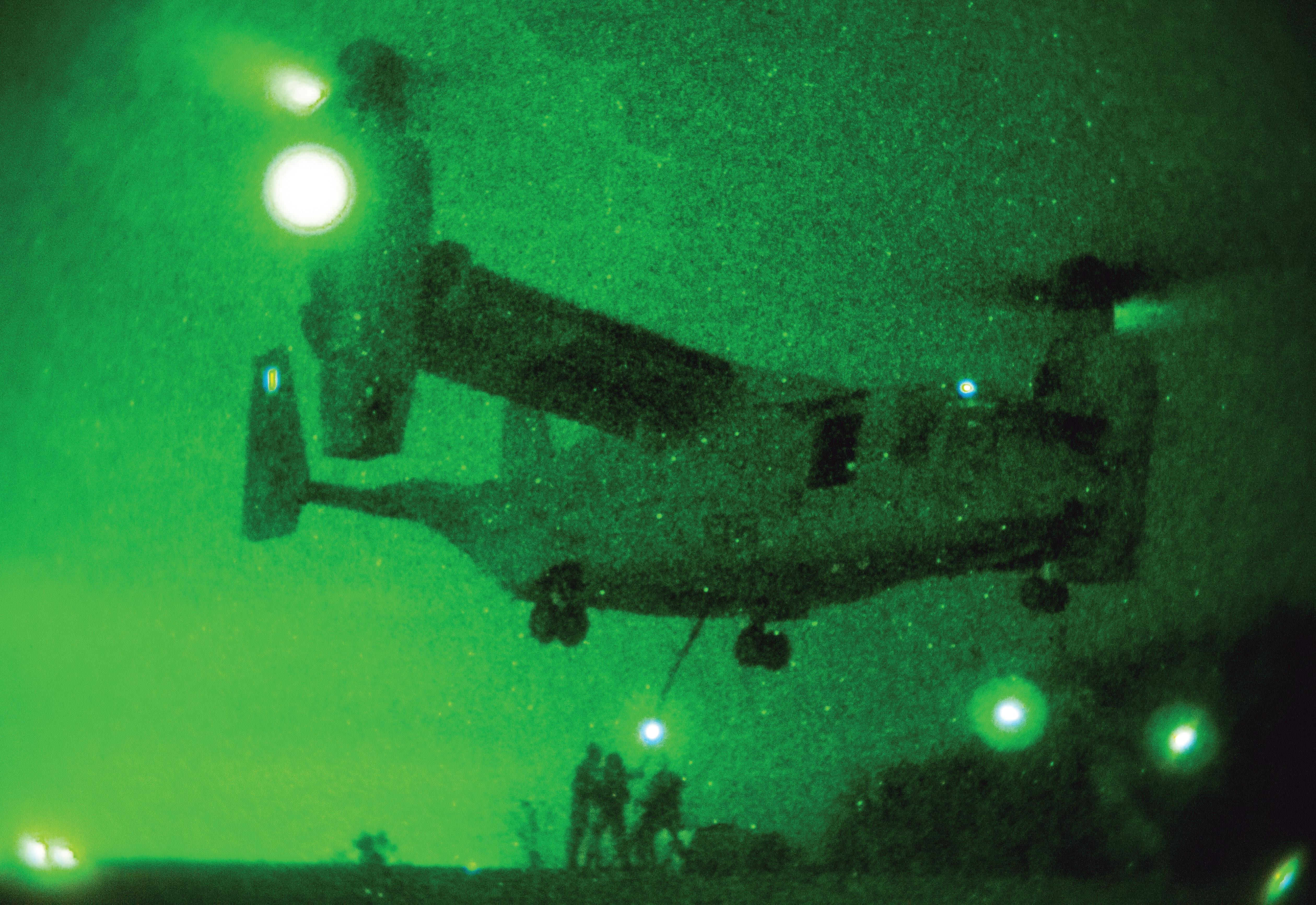 Landing support platoon performs external lifts