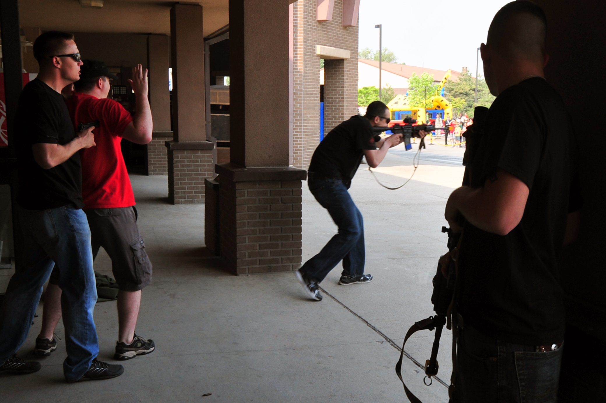 Photos: QRT demonstrates capabilities in simulated bank robbery > Osan ...