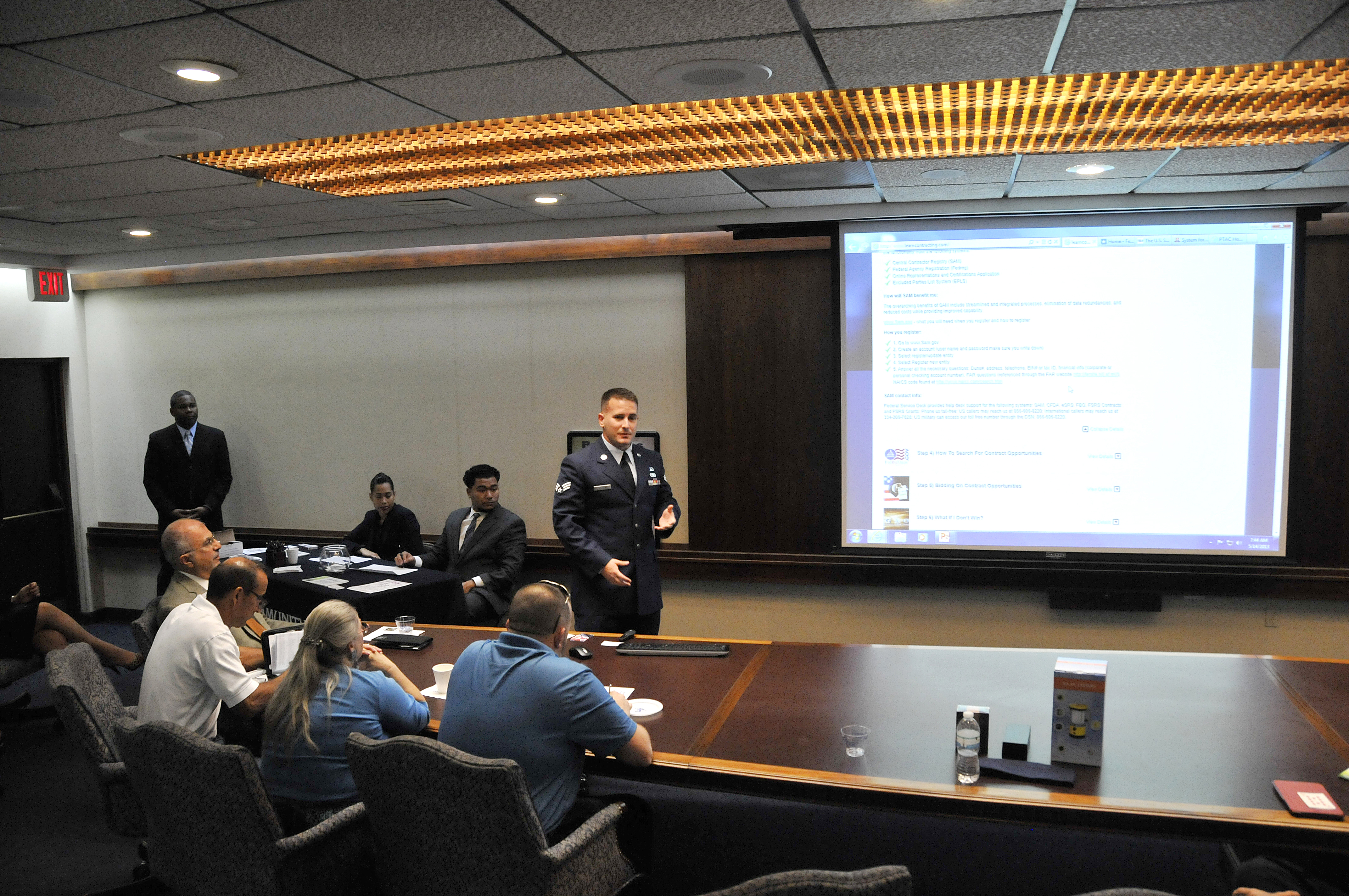 Homestead briefers explain contracting process > Air Force Reserve ...