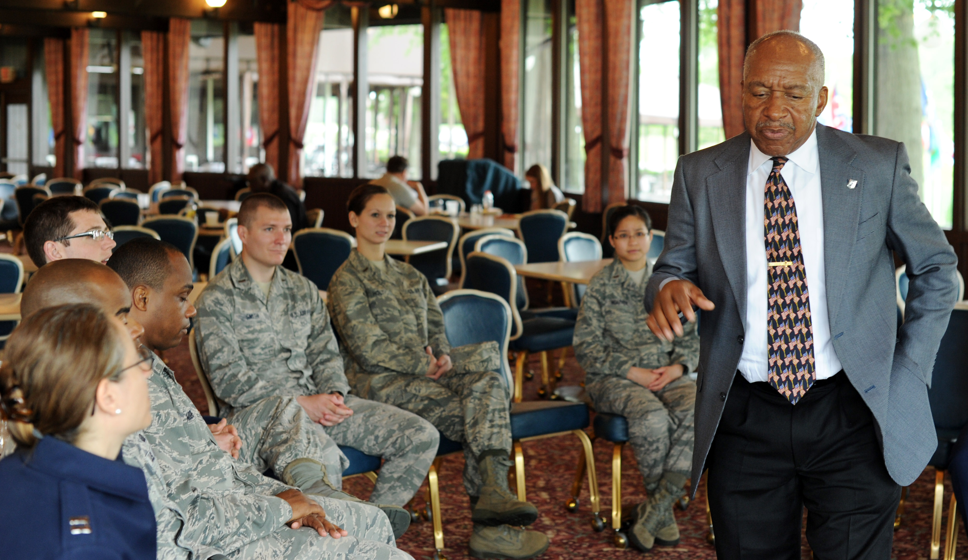 Speaking out: Former POWs tell their story > Joint Base Andrews ...
