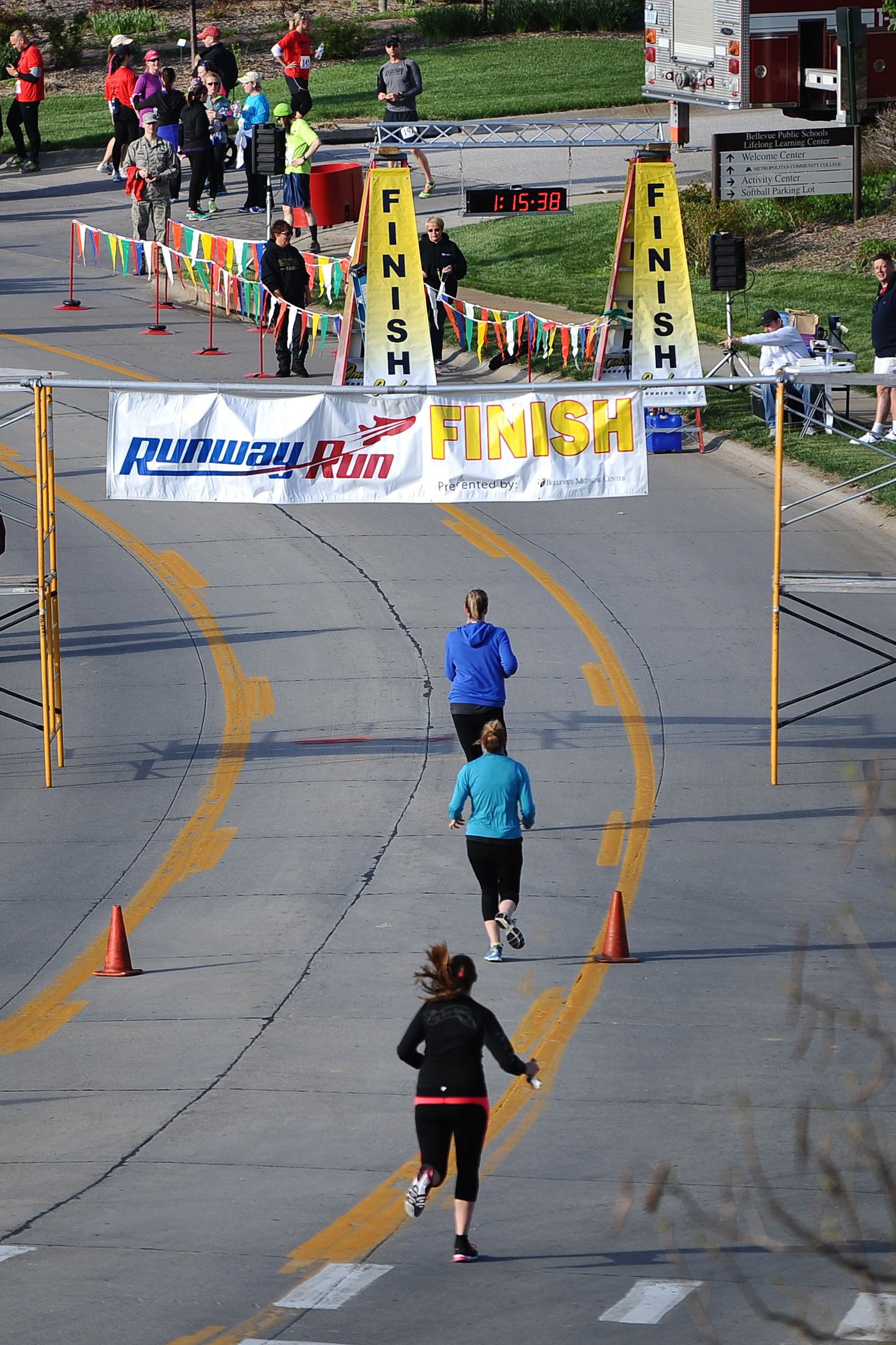 2013 Bellevue-Offutt Runway Runners invade Offutt Flightline > Offutt ...