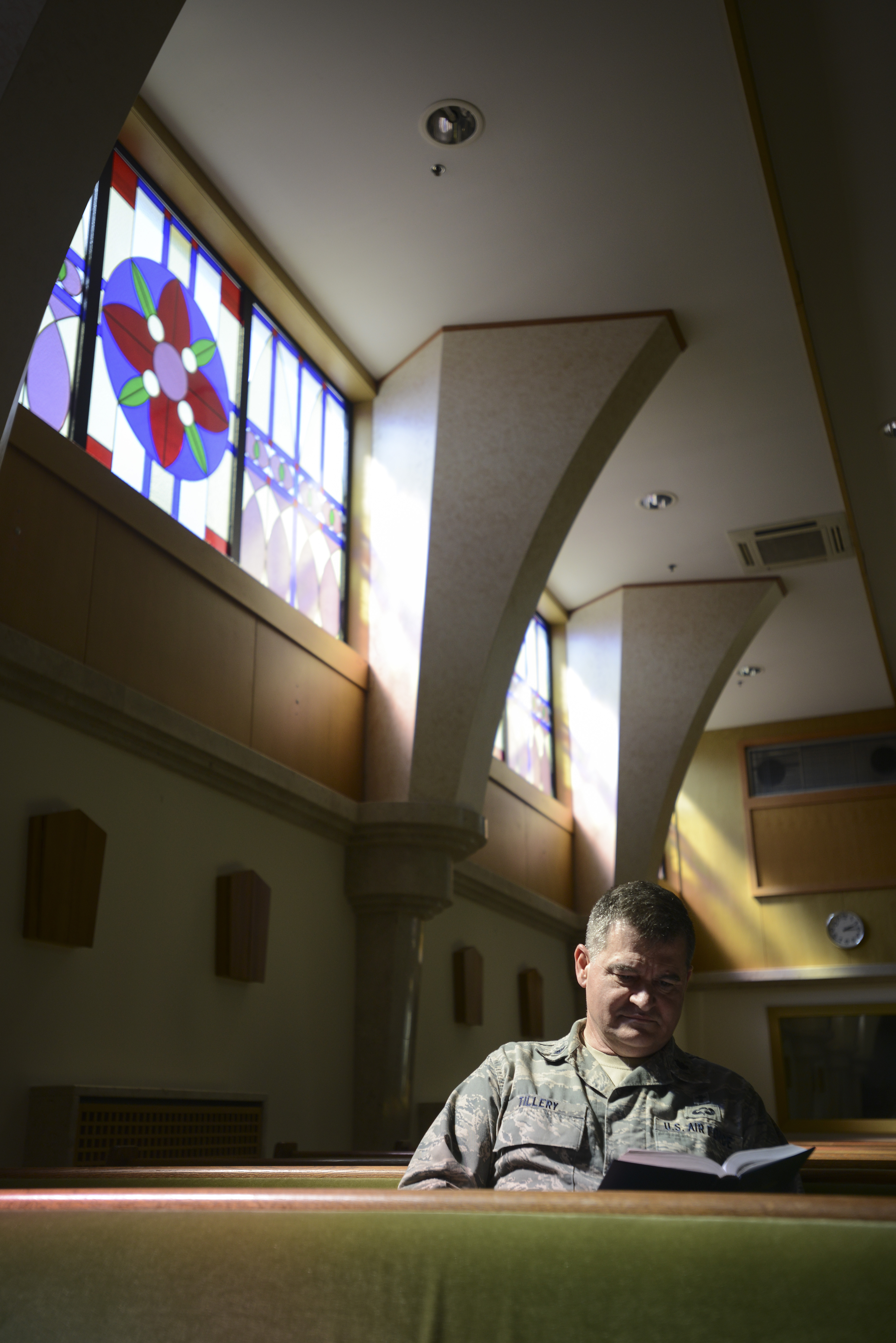 Through Airmen's Eyes: Chaplain overcomes adversity, delivers hope ...