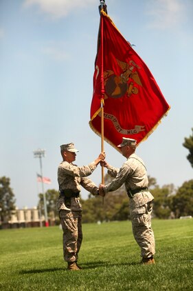 CLR-17 says farewell to Colonel Clark > 1st Marine Logistics Group ...