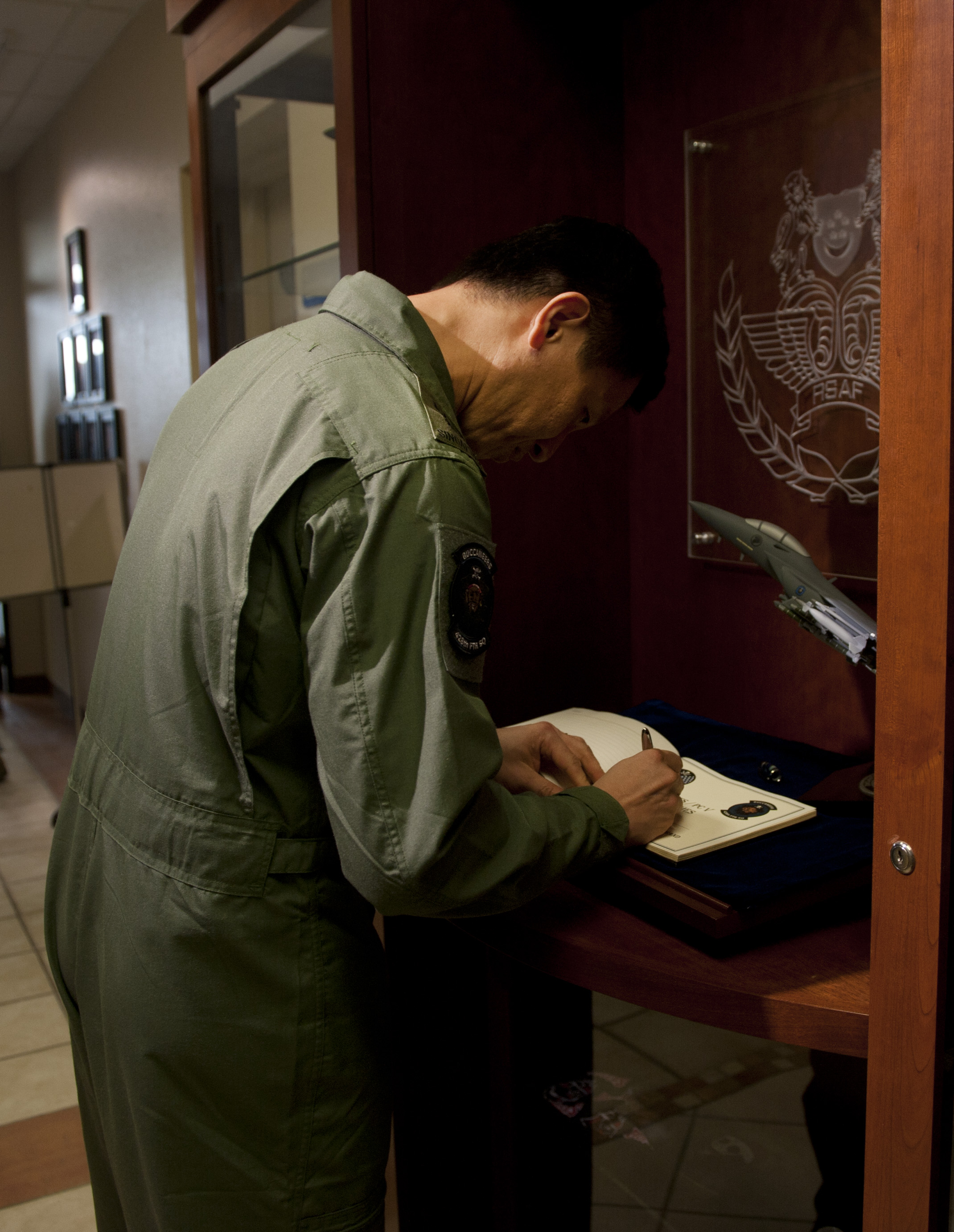 Singapore's ACC commander visits > Mountain Home Air Force Base ...