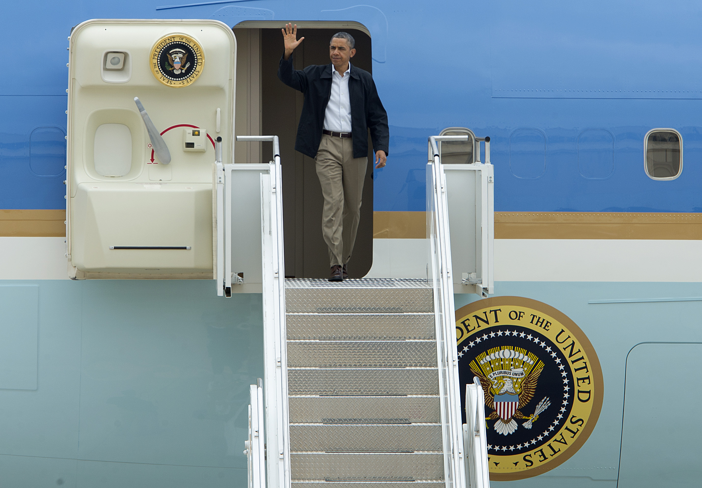 President coming off Air Force One