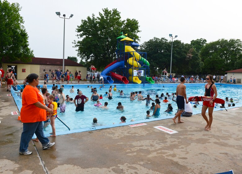 Airmen and Families have a blast at Pool Bash > Barksdale Air Force ...