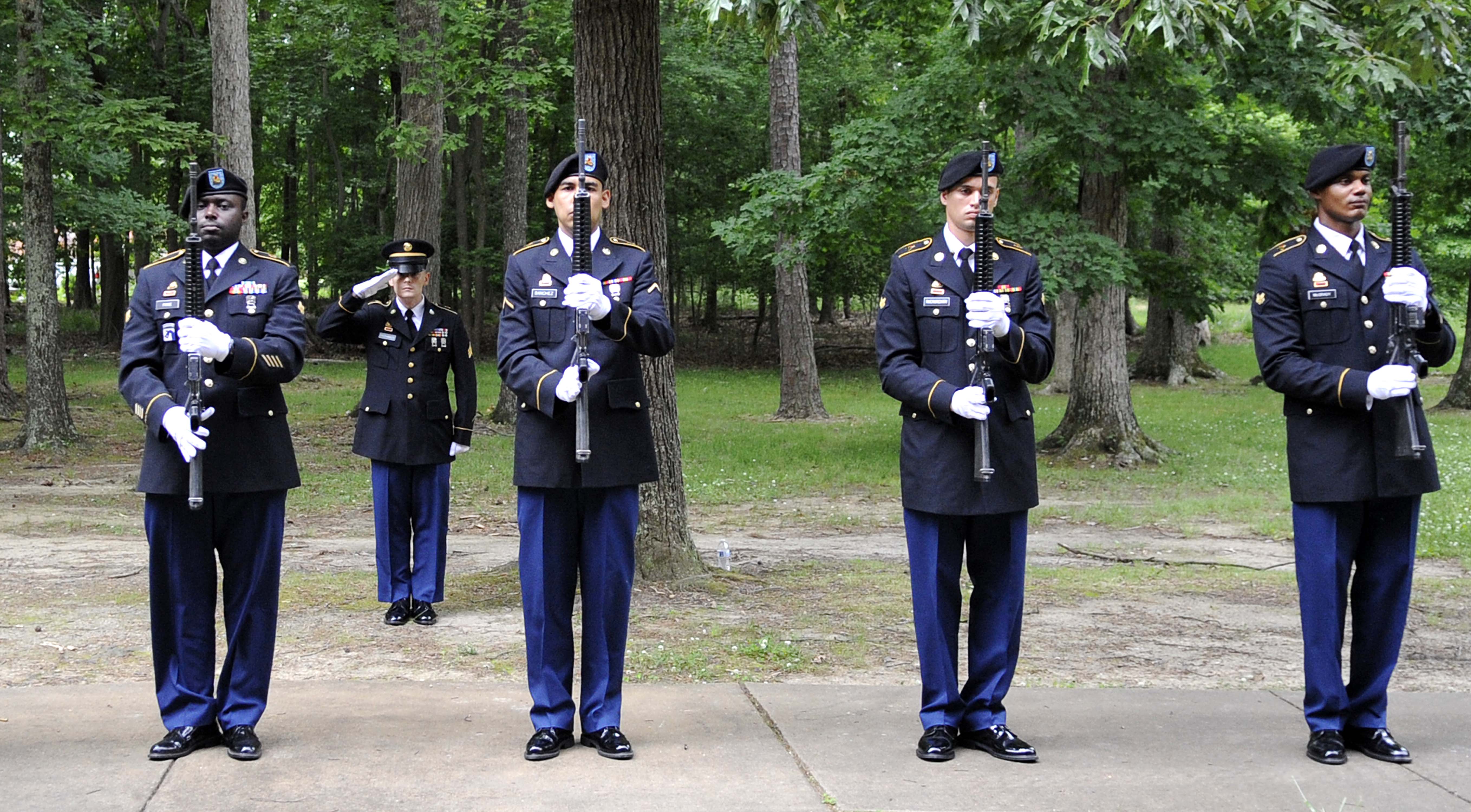 Fort Eustis Memorial Day ceremony honors nation's fallen warriors ...