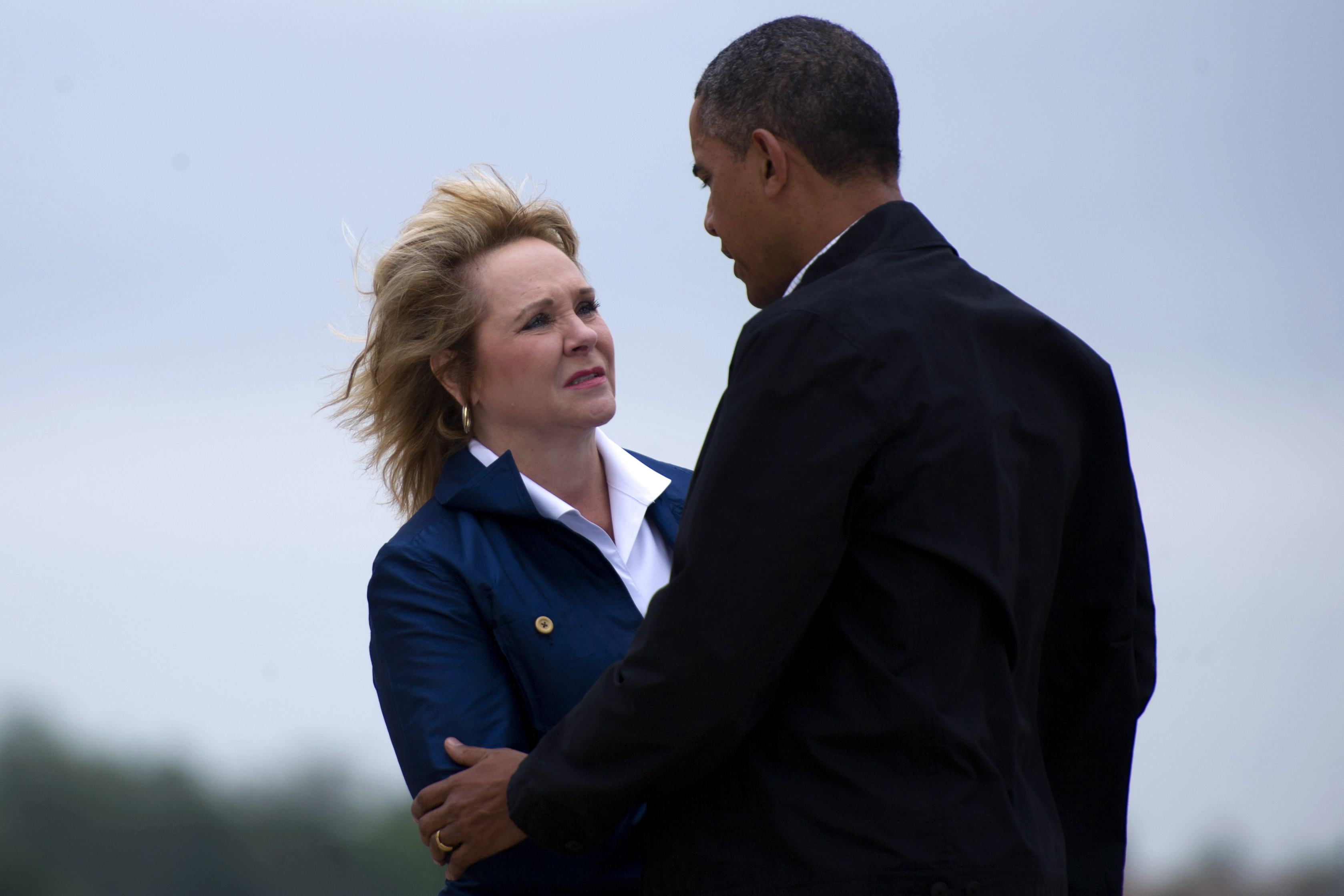 President Barack Obama greets Oklahoma Gov. Mary Fallin on Tinker Air ...