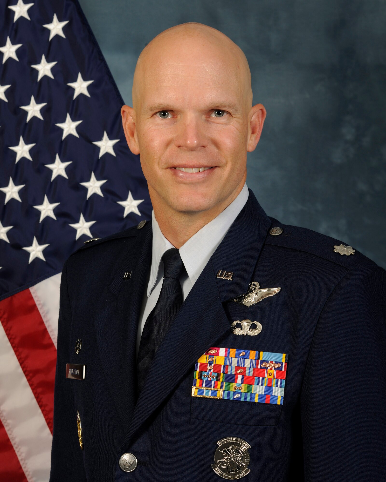 LIEUTENTANT COLONEL TIMOTHY W. THURSTON II > Air Force Honor Guard ...