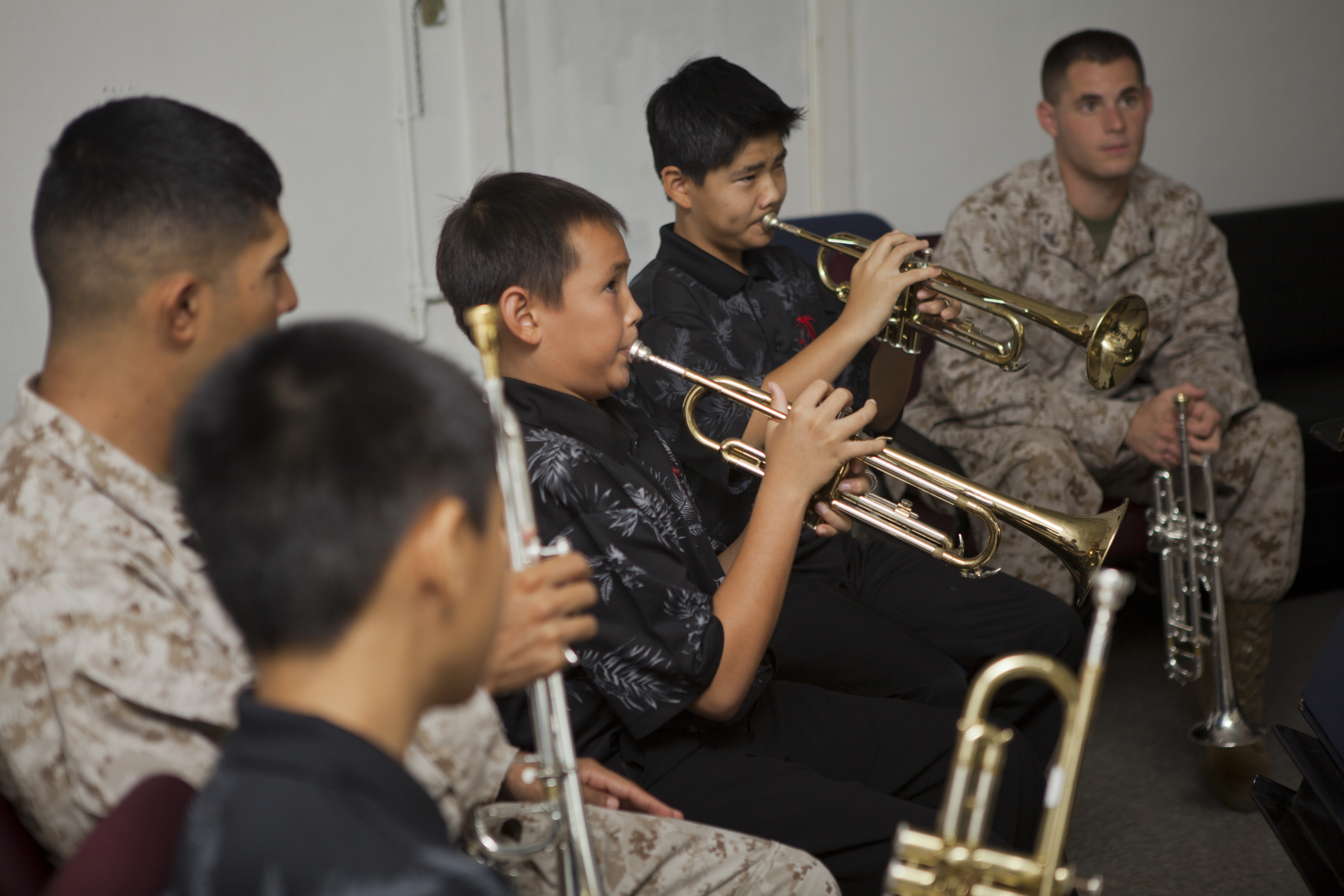 MarForPac Band teaches Iolani School band students > United States ...