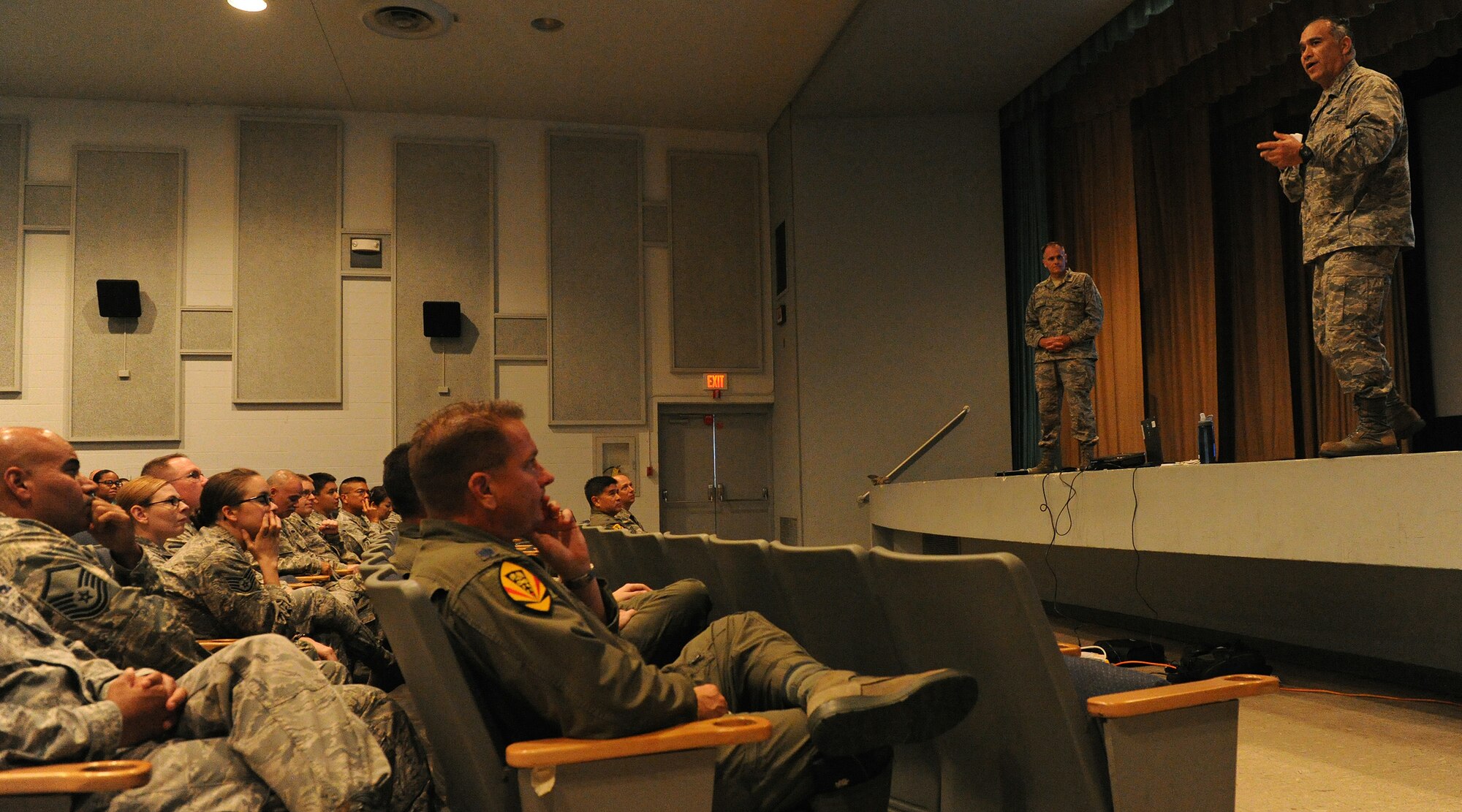 Wing Commanders prep Airmen for CUI > 15th Wing > Article Display