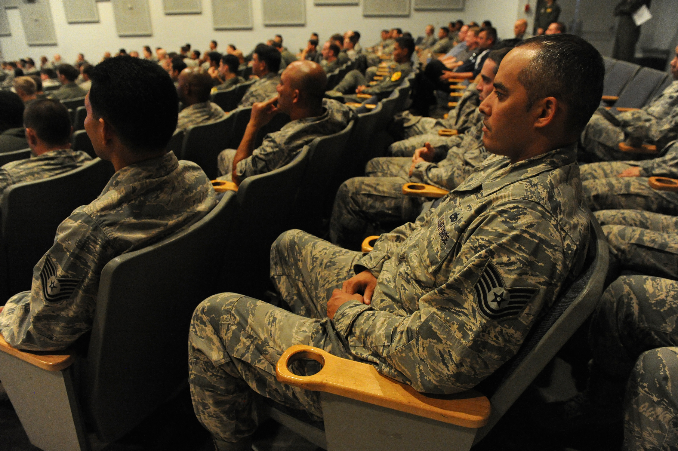 Wing Commanders prep Airmen for CUI > 15th Wing > Article Display