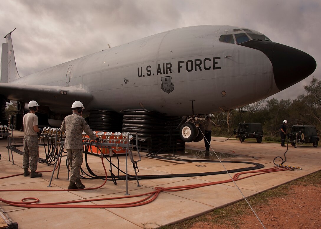 Crash Damaged Disabled Aircraft Recovery