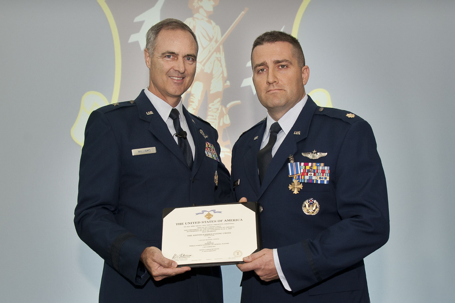 Total Force Airman receives Distinguished Flying Cross > Air National ...
