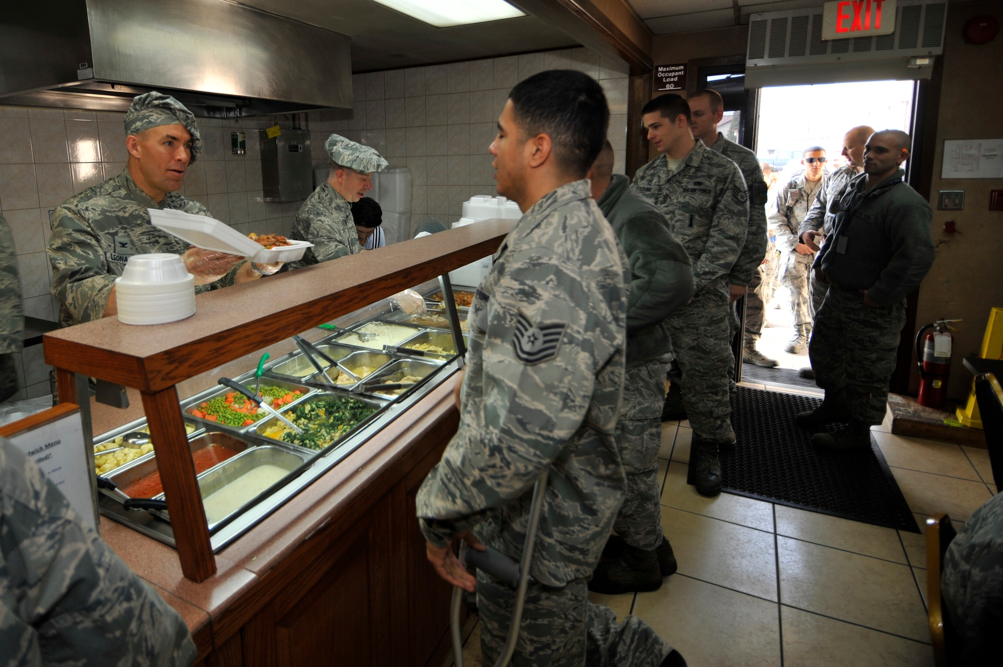 51st FW leadership visit flight line dining facility > Osan Air Base ...