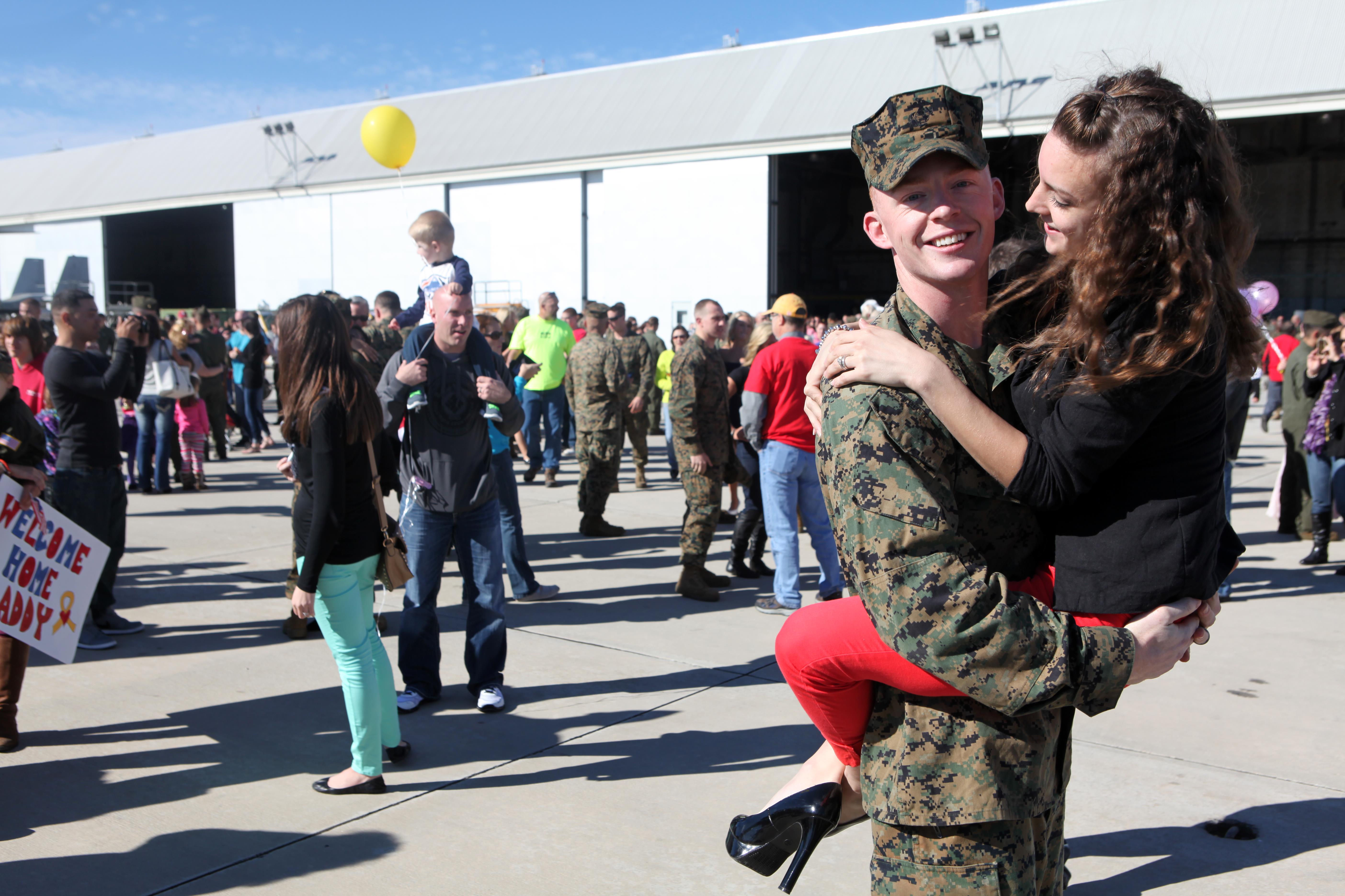 VMM-266 (Rein) returns to New River