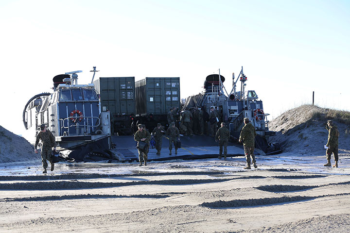 LS Co., BMU2 offload 26 MEU