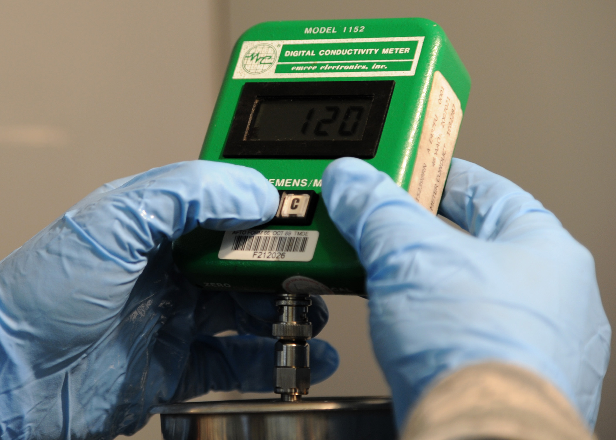 Fuels Airmen inspect, maintain fuel cleanliness > Barksdale Air Force ...