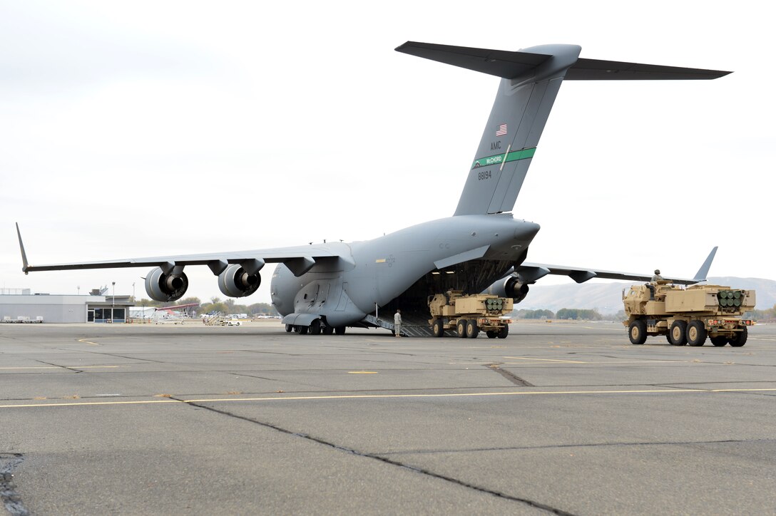 Reloading HIMARS onto the C-17