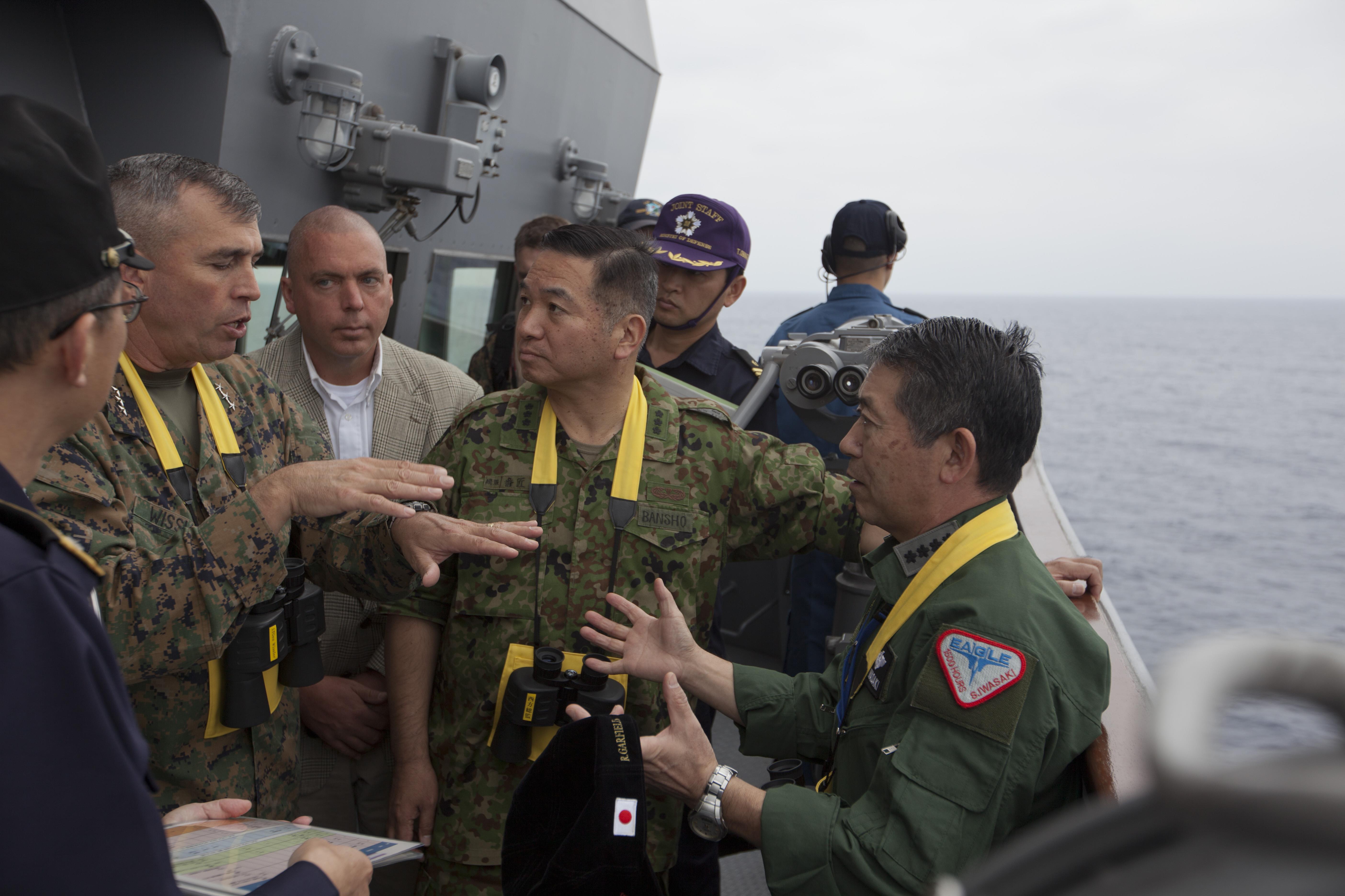 Osprey lands on JMSDF ship for first time in Pacific