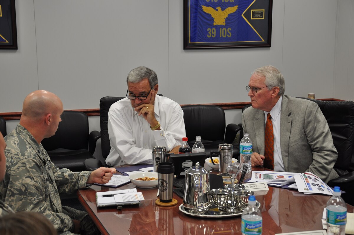Congressman Jeff Miller visits 39th IOS > Hurlburt Field > Article Display